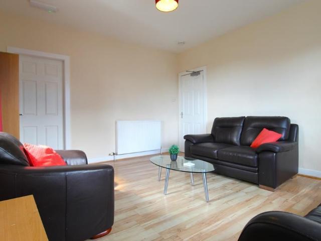3 bedroom apartment to rent