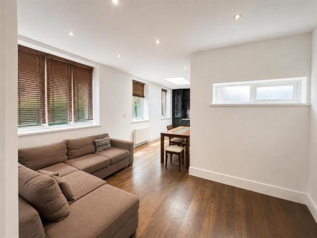 3 bedroom apartment to rent