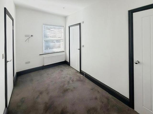 3 bedroom apartment to rent