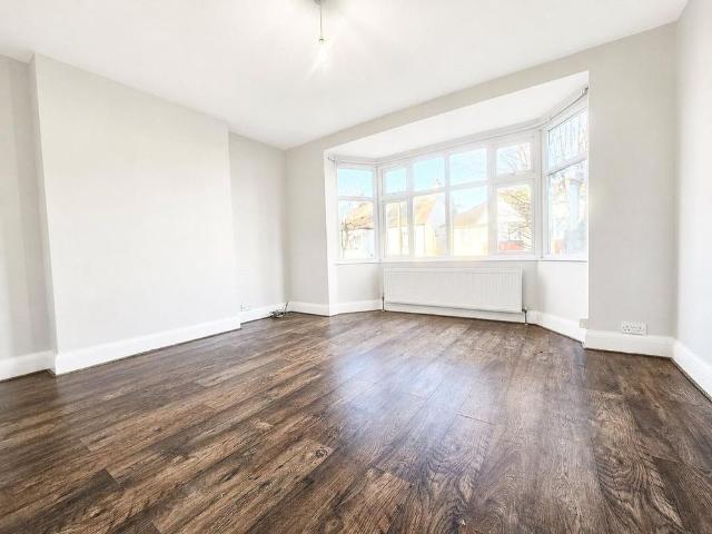 3 bedroom apartment to rent