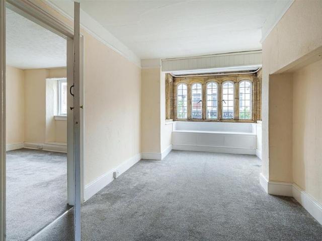 3 bedroom apartment to rent