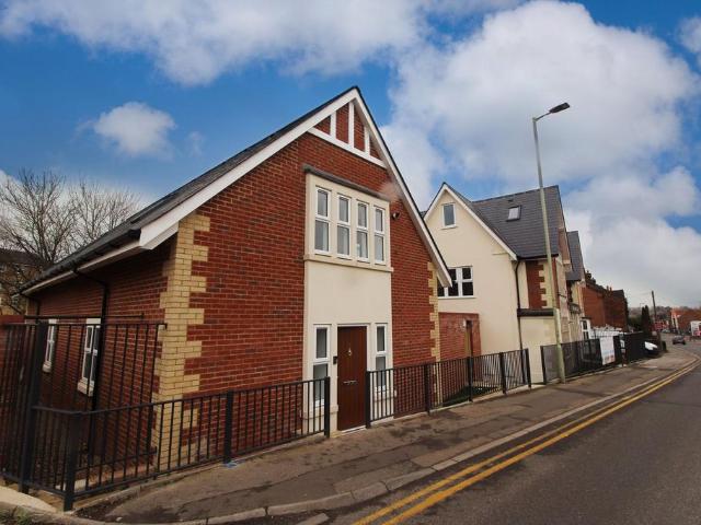 3 bedroom apartment to rent