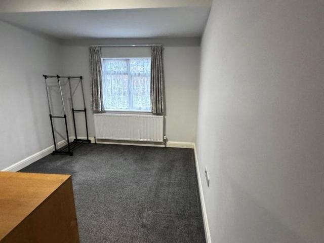 3 bedroom apartment to rent