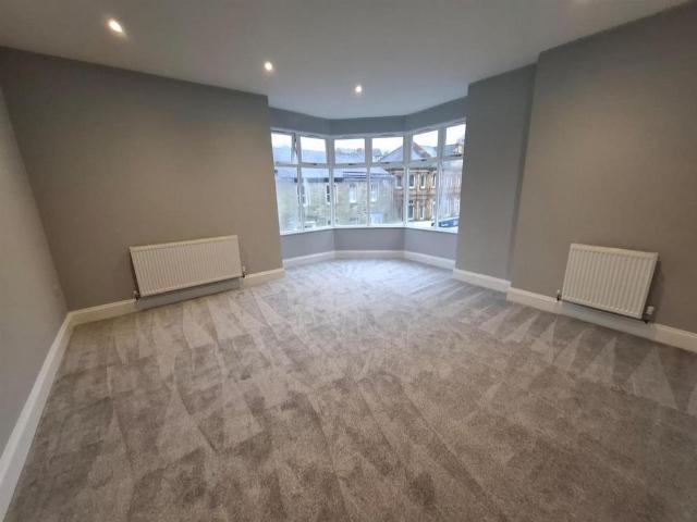 3 bedroom apartment to rent