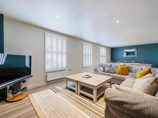3 bedroom apartment to rent