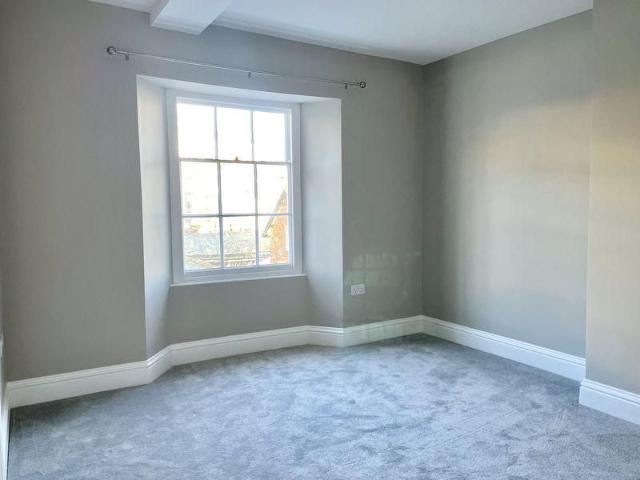 3 bedroom apartment to rent