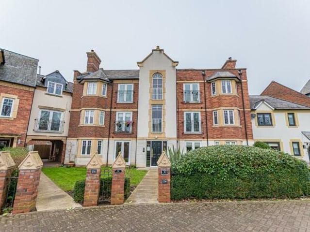 3 bedroom apartment to rent