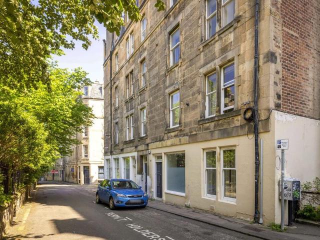3 bedroom apartment to rent