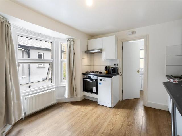 3 bedroom apartment to rent