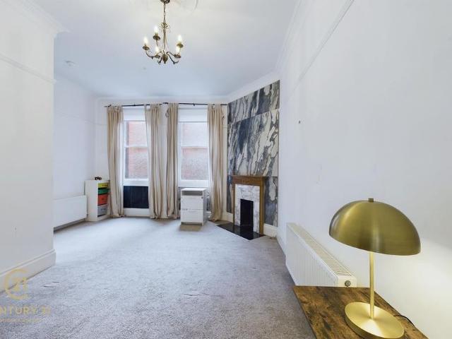 3 bedroom apartment to rent