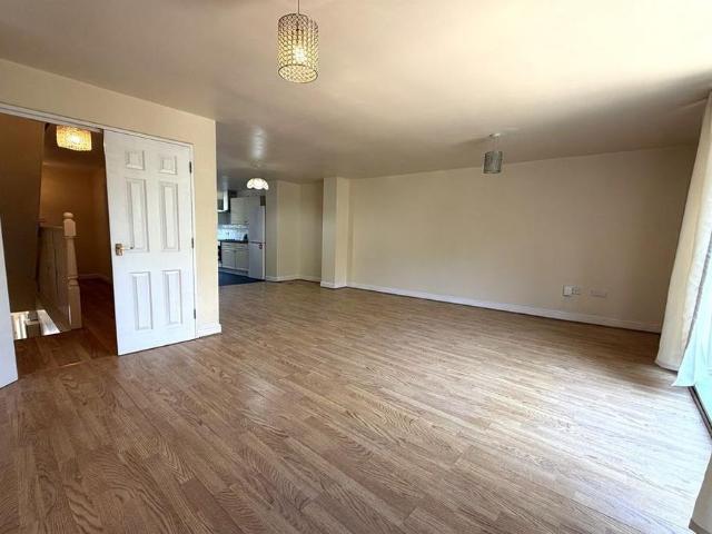 3 bedroom apartment to rent