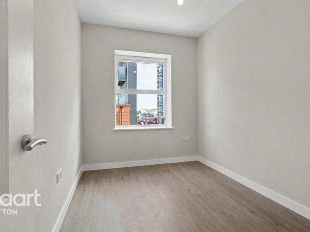 3 bedroom apartment to rent