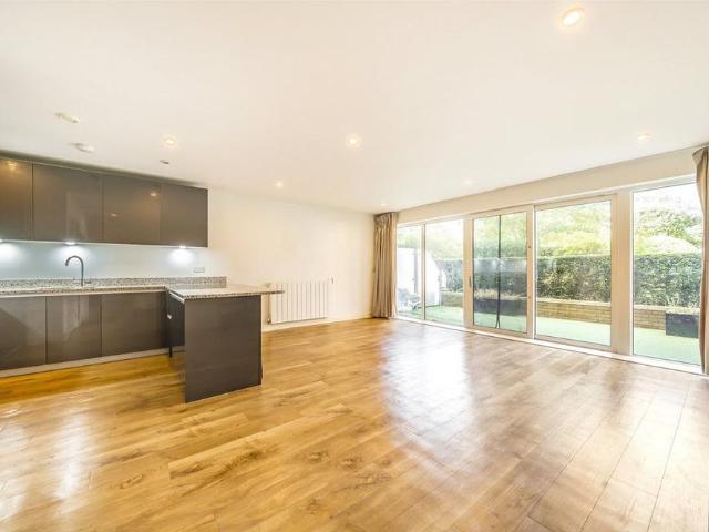 3 bedroom apartment to rent
