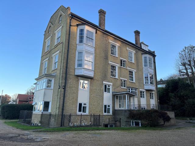 3 bedroom apartment to rent