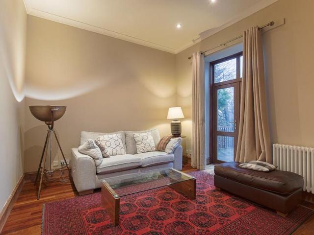 3 bedroom apartment to rent