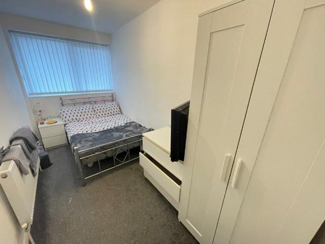 3 bedroom apartment to rent