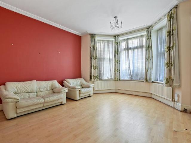 3 bedroom apartment to rent