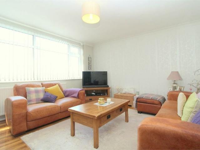 3 bedroom Apartment to rent