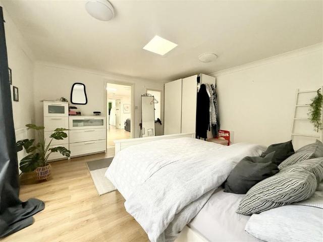 3 bedroom apartment to rent