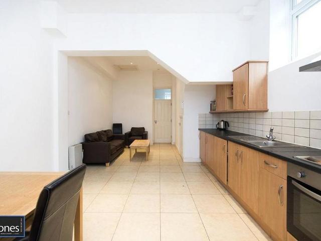 3 bedroom apartment to rent