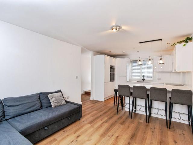 3 bedroom apartment to rent