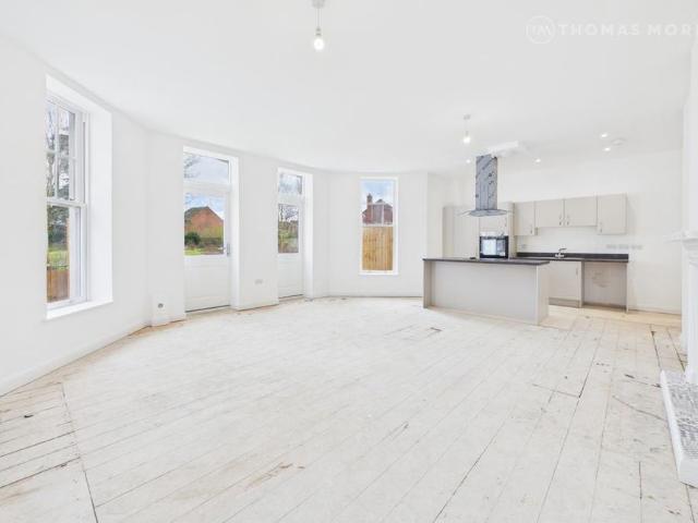 3 bedroom apartment to rent