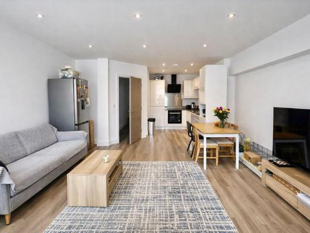 3 bedroom apartment to rent