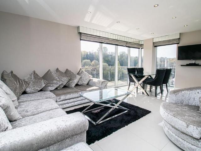 3 bedroom apartment to rent
