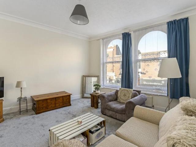 3 bedroom apartment to rent
