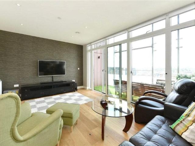 3 bedroom apartment to rent