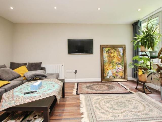 3 bedroom apartment to rent