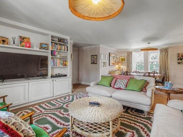 3 bedroom apartment to rent