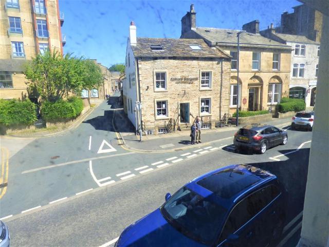 3 bedroom apartment to rent