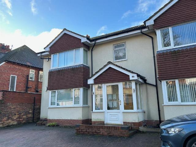 3 bedroom apartment to rent