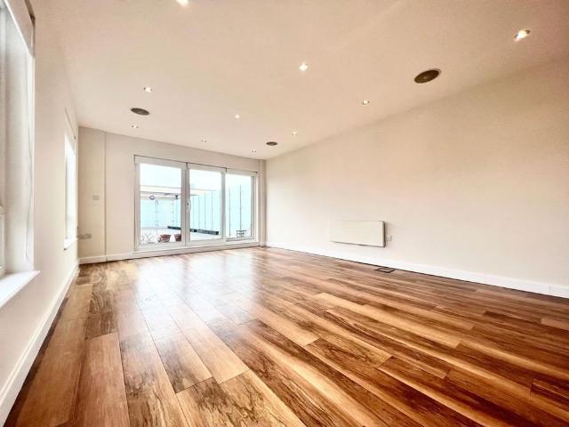 3 bedroom apartment to rent