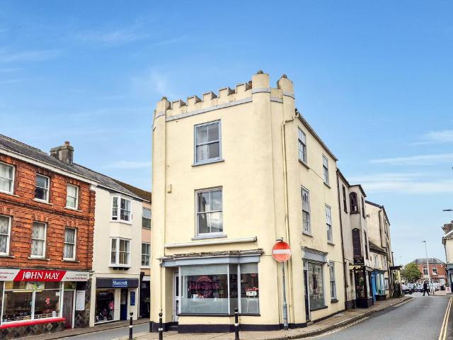 3 bedroom apartment to rent