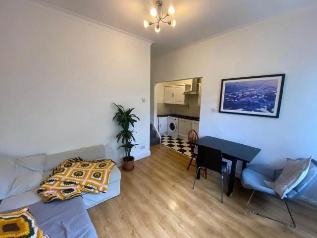 3 bedroom apartment to rent
