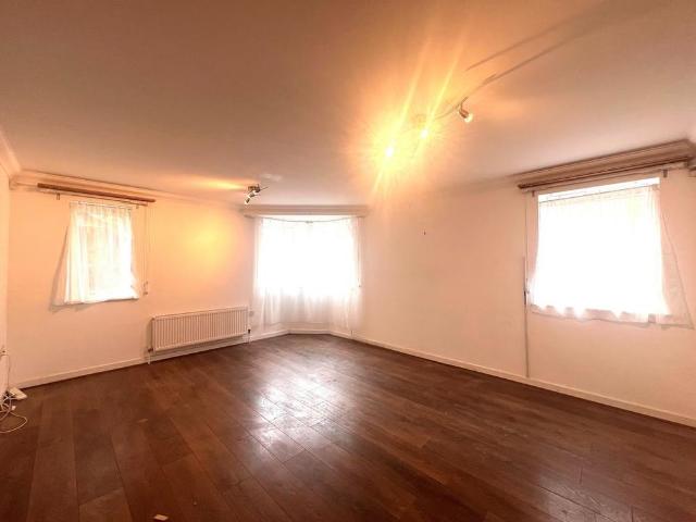 3 bedroom apartment to rent