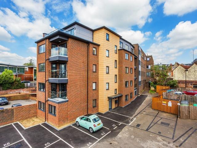 3 bedroom apartment to rent