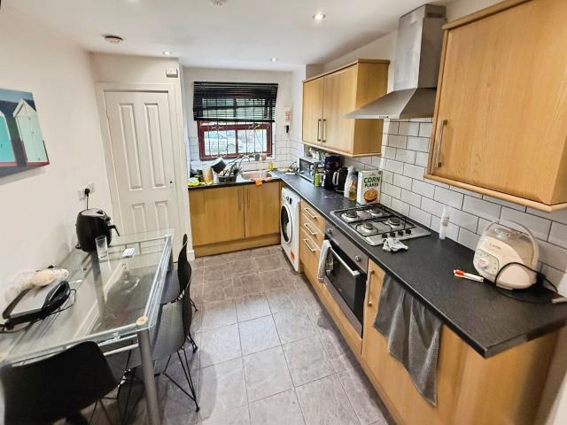 3 bedroom apartment to rent
