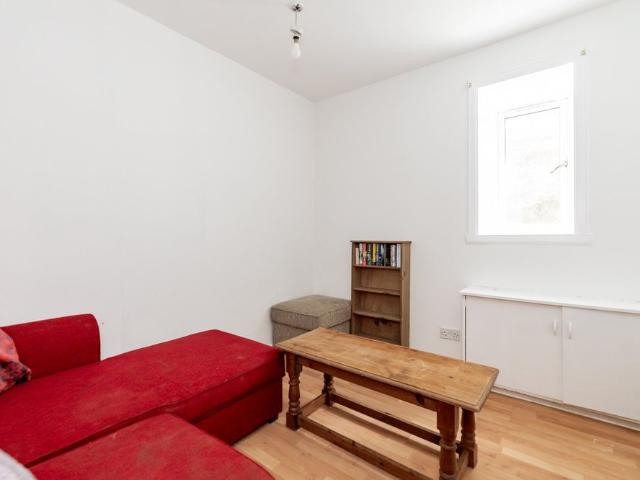 3 bedroom apartment to rent