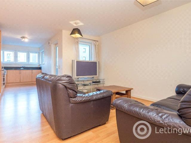 3 Bedroom Apartment to Rent at Edinburgh, Leith Walk, Lochend