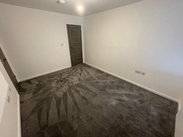 3 bedroom apartment to rent Hastings Street, Luton, Bedfordshire, LU1