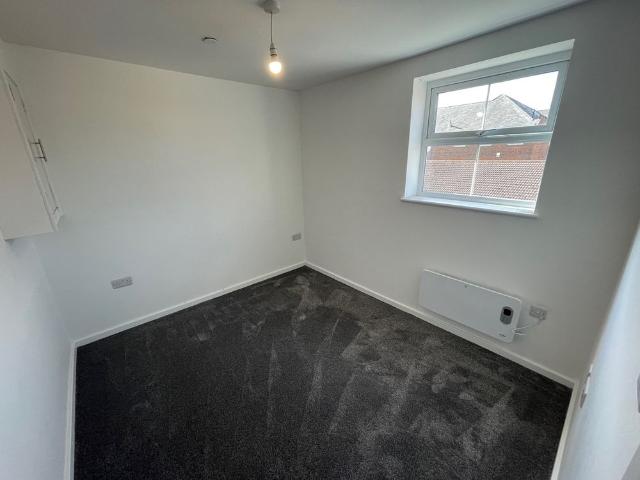 3 bedroom apartment to rent Hastings Street, Luton, Bedfordshire, LU1