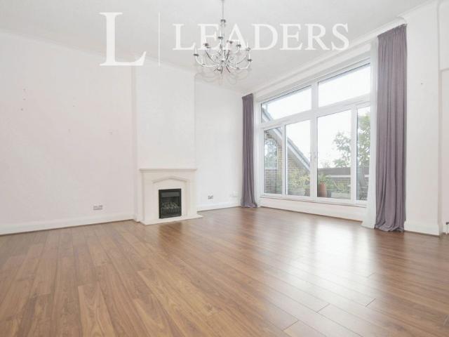 3 bedroom apartment to rent Hildenlea Place, Shortlands, Bromley, BR2