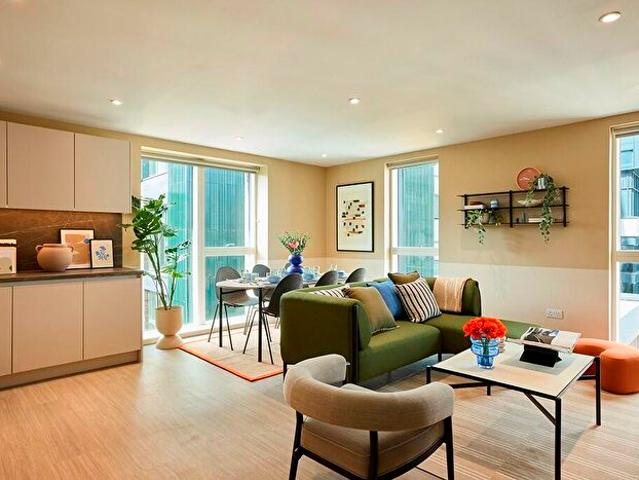 3 Bedroom Apartment To Rent In Candleriggs, Trongate, Glasgow, G1