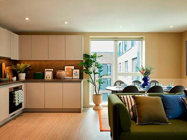 3 Bedroom Apartment To Rent In Candleriggs, Trongate, Glasgow, G1