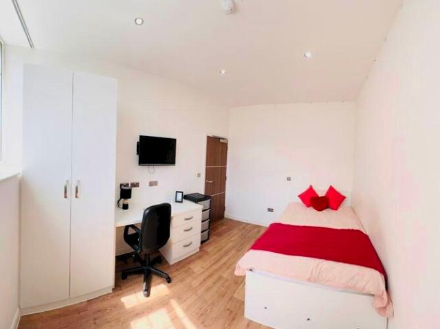 3 Bedroom Apartment To Rent In Charles Street, Leicester, LE1