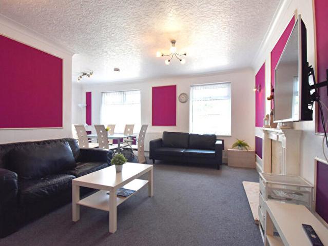 3 Bedroom Apartment To Rent In Daventry Road, Coventry, CV3