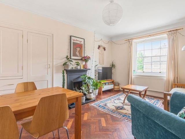 3 Bedroom Apartment to Rent in Kennington Palace Court Sancroft Street, London, SE11